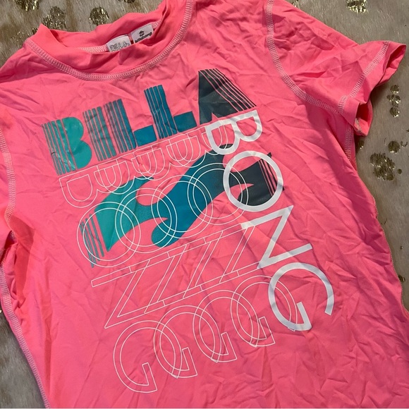Billabong | Swim | Nwot Billabong M Short Sleeve Rashguard Pink Graphic ...